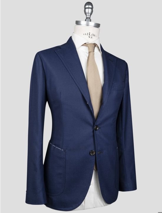 The Ultimate Guide To Styling A Blue Suit: Color Combinations | IsuiT